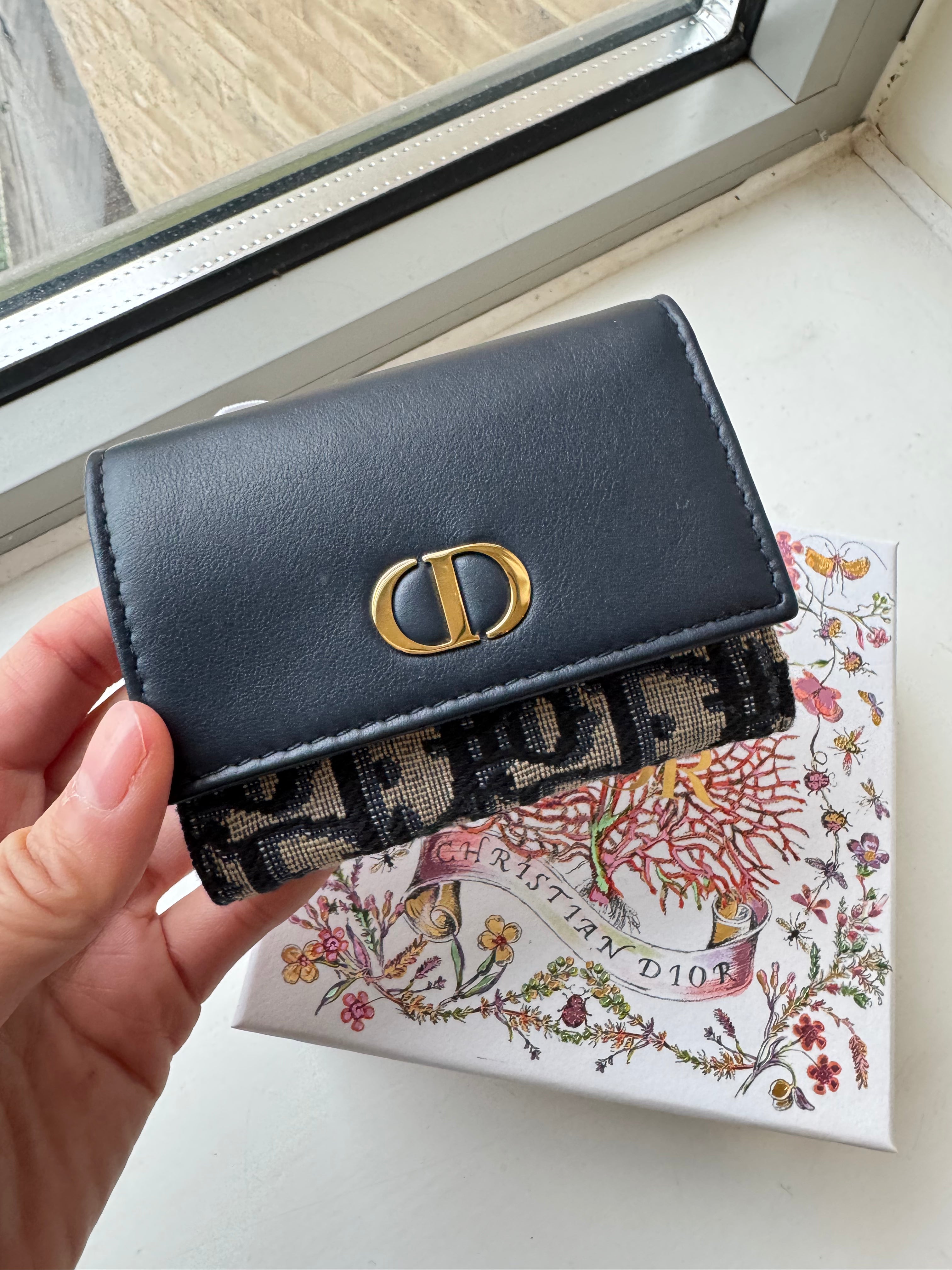 CHRISTIAN DIOR 30 Montaigne Trifold Wallet Dior trifold wallet blue LondonKelly