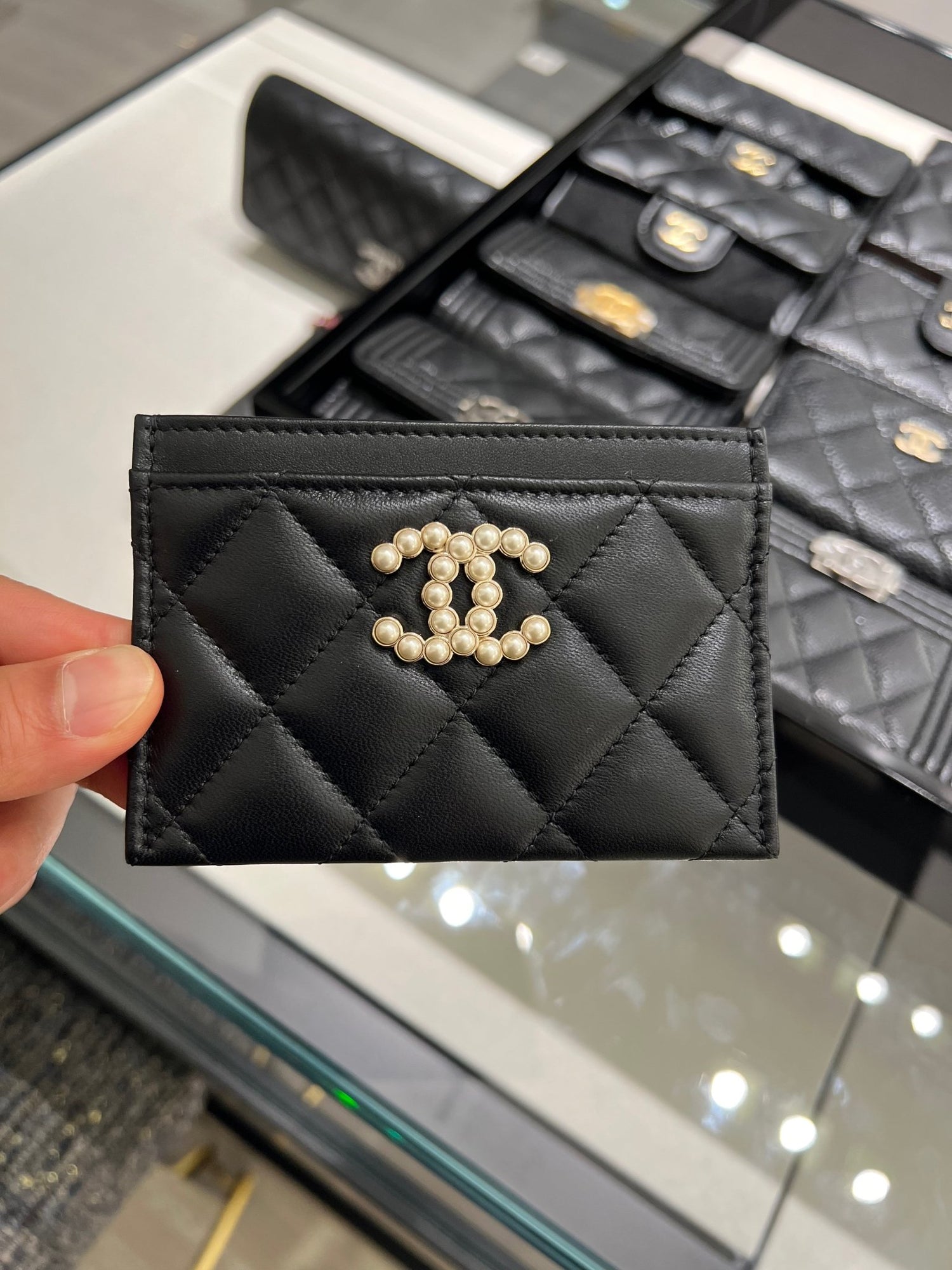 CHANEL Pearl CC Black Card Holder | Chanel card holder (black ...