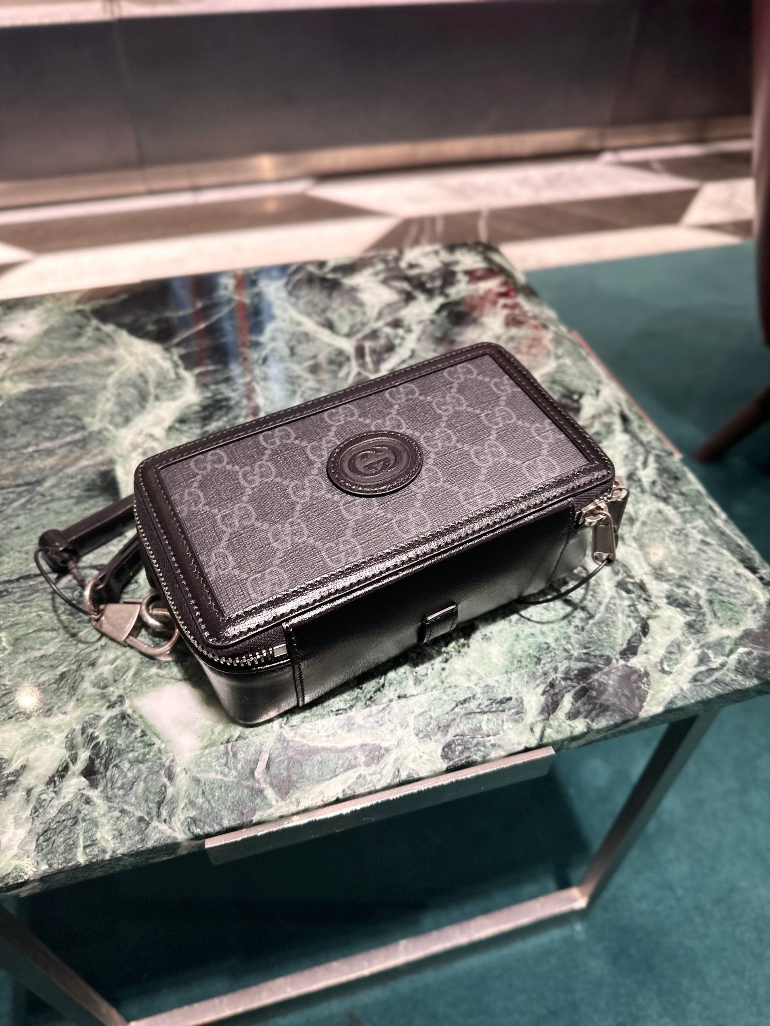 GUCCI Men's GG Retro Mini Bag | Gucci Men's Handbag (Black ...