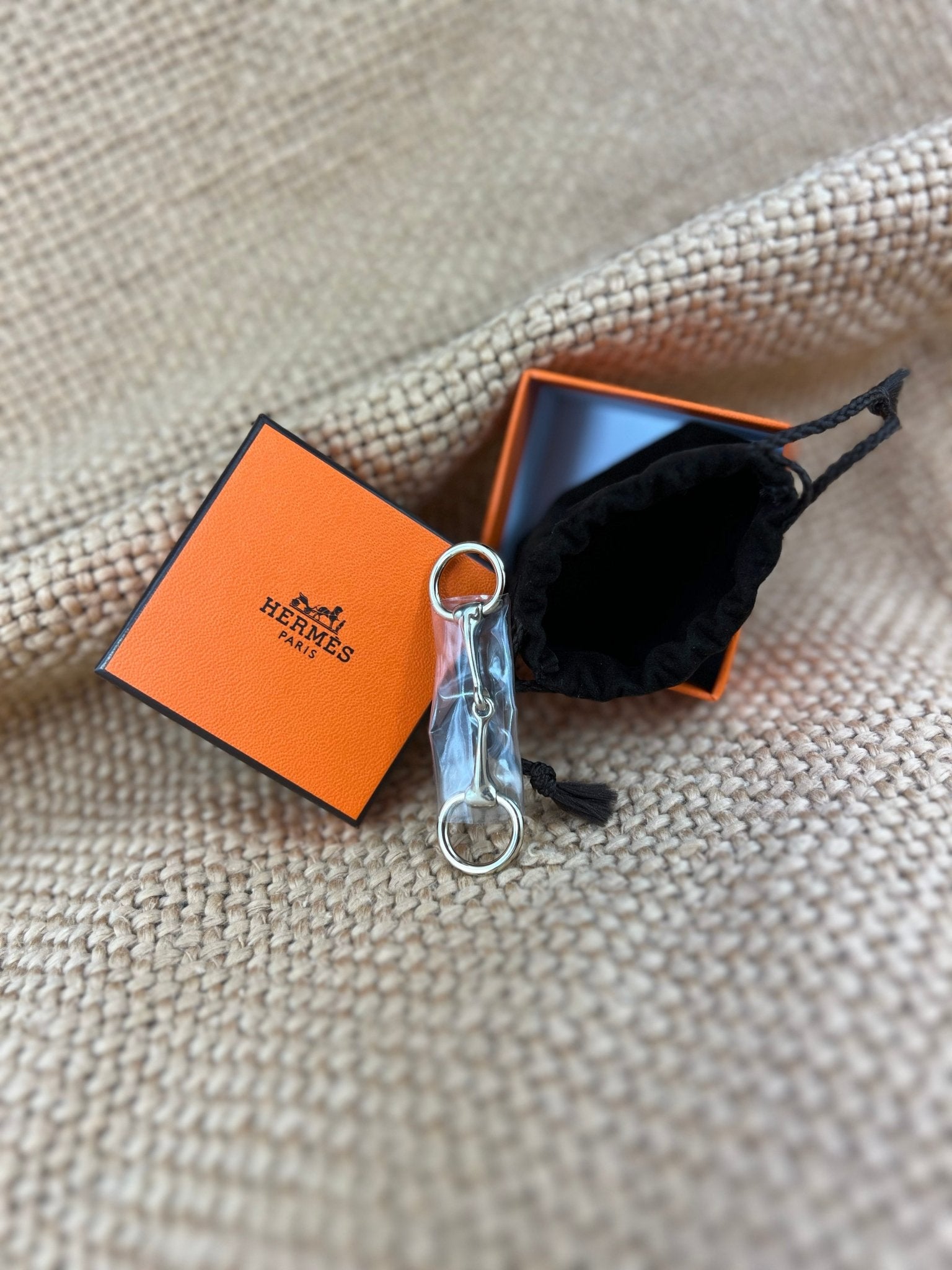 HERMES Silver Mini Mors Twilly Ring | 愛馬仕 絲巾扣 (銀色) – LondonKelly 英國名牌代購